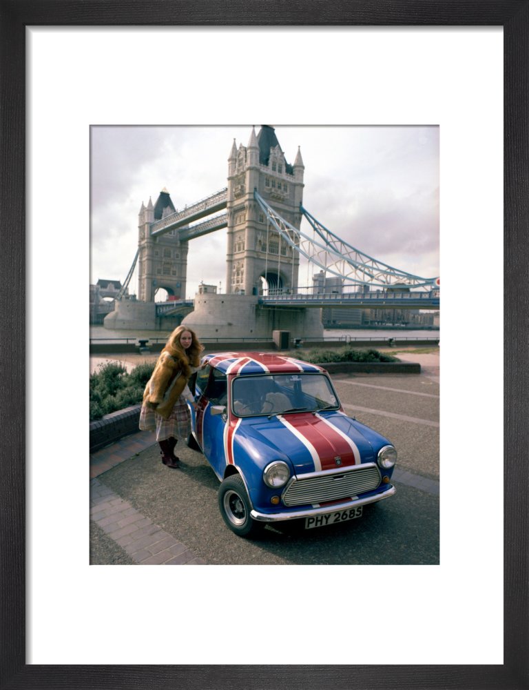 Mini Union Jack with Twiggy 1978 – British Motor Museum